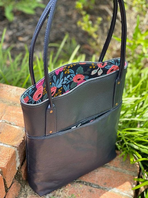 Taisteal Tote (Paper Pattern) by SewGnar - Emmaline Bags Inc.